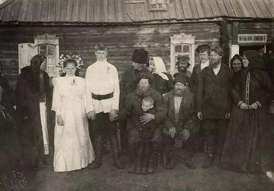 Обратно изкупуване на булката: Как този сватбен обред минаваше в Русия