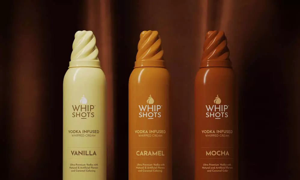 Cardi B lanza Whipshots: nova crema batida sen lácteos con infusión de vodka