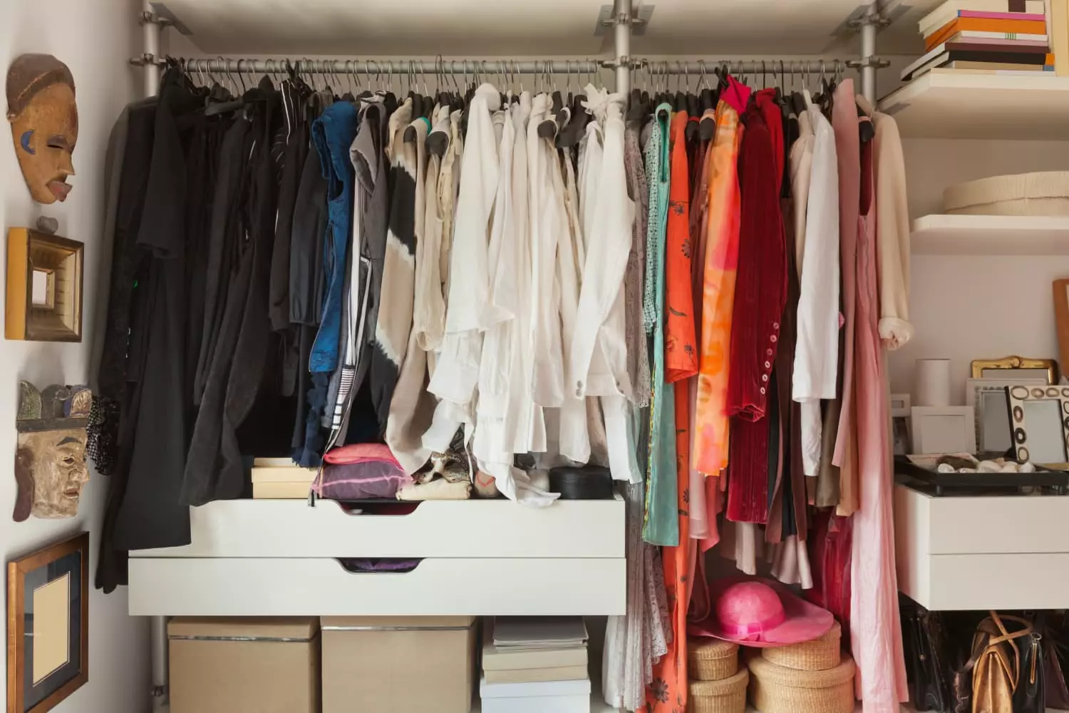 4 Möglichkeiten, um sicherzustellen, dass Ihr Kleiderschrank Käufern nicht die falsche Nachricht sendet