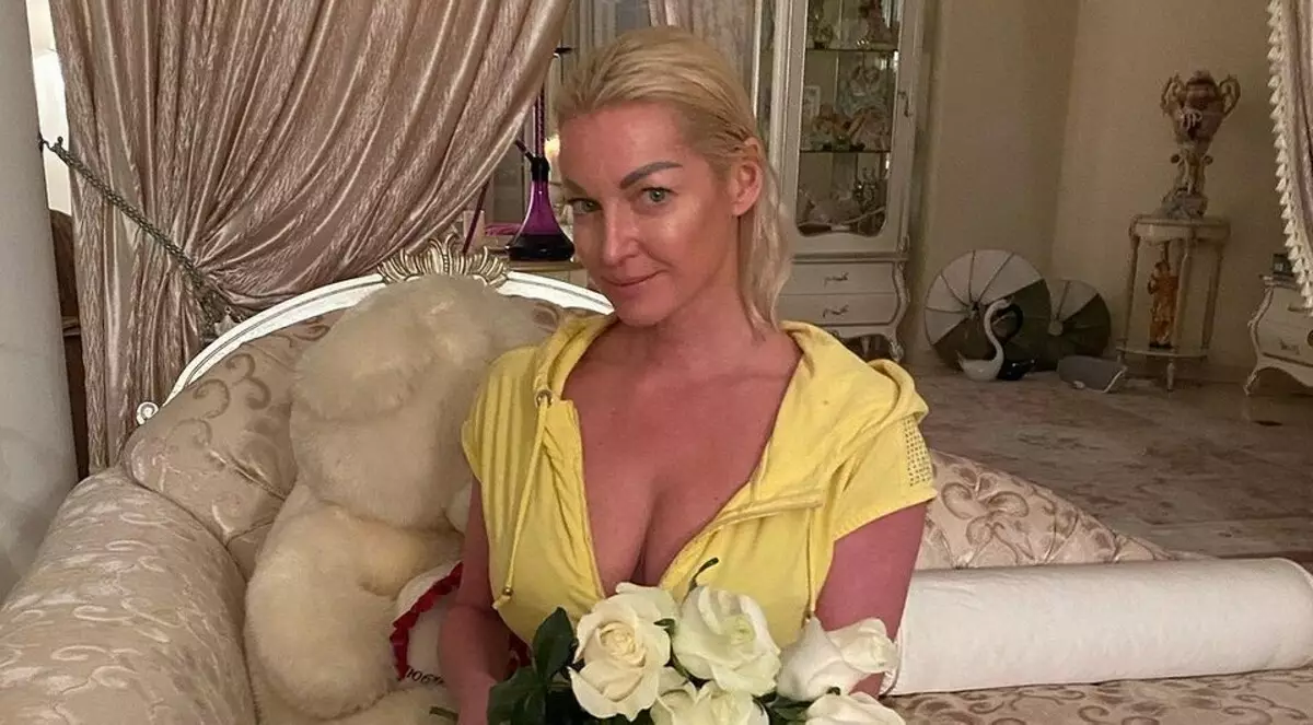 "I do not know where my daughter lives": Anastasia Volochkova spoke about the conflict with a former husband